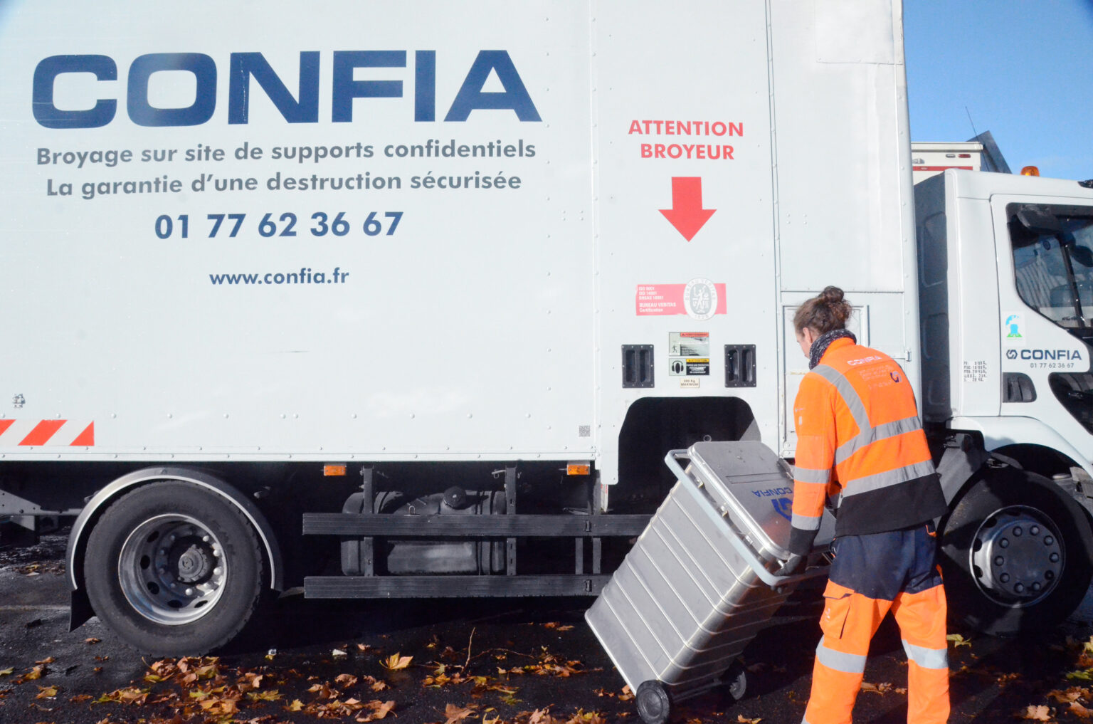 5 étapes de destruction de disque dur par broyage - Confia